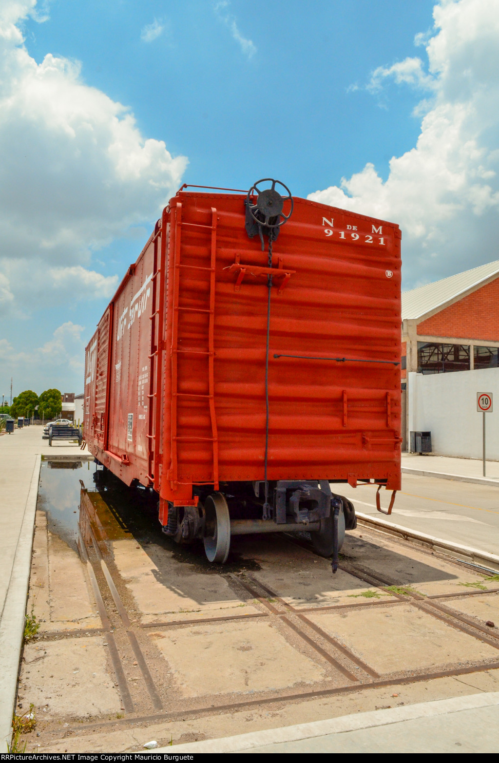 NdeM Box Car